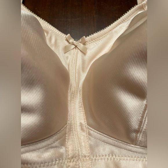 Intimates & Sleepwear | Nwt Amoena Bra Size 44d | Poshmark